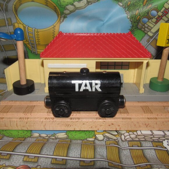 Thomas & Friends | Toys | Thomas Wooden Railway Train Engine Track Tar ...